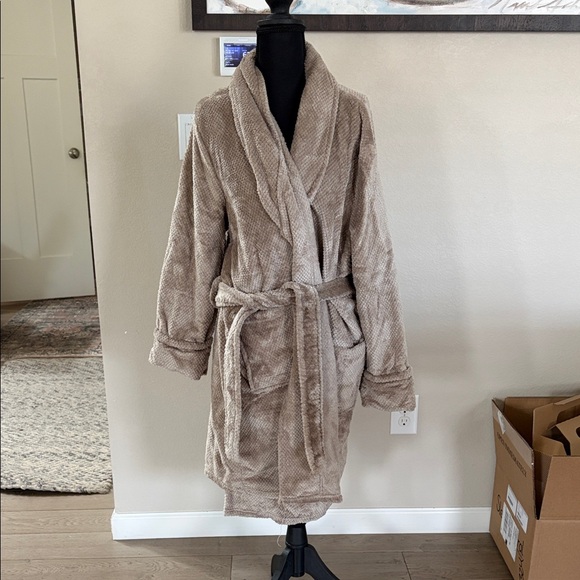 maison and jardon | Intimates & Sleepwear | Maison And Jardin Tan Robe ...